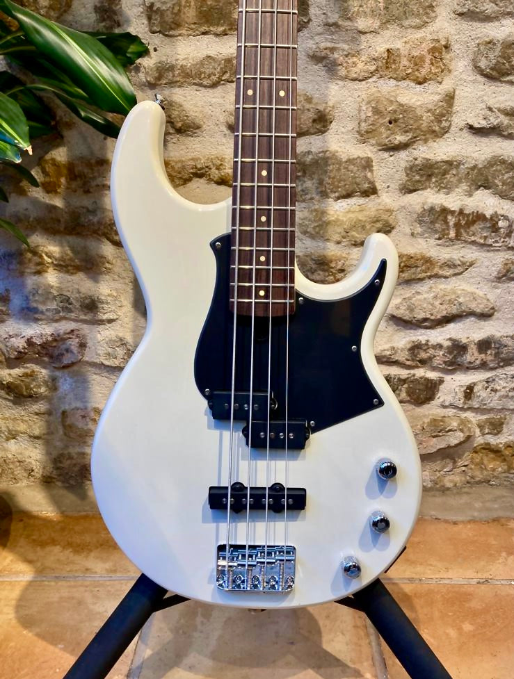 Yamaha BB234 Bass - Vintage White – Moonflower Guitars Ltd